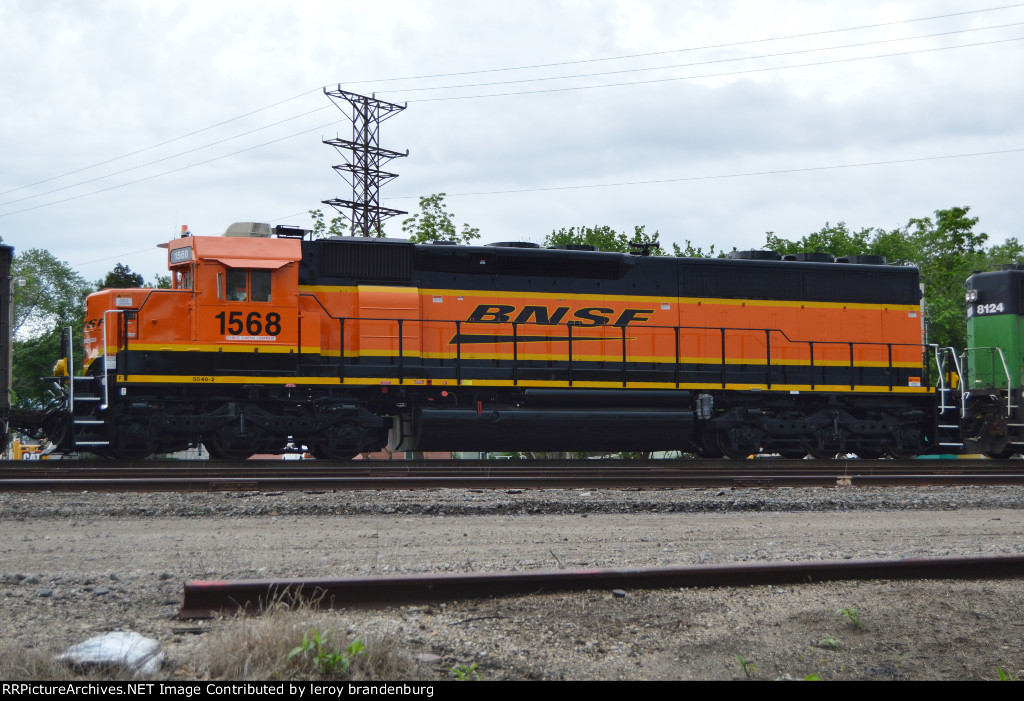 BNSF 1568